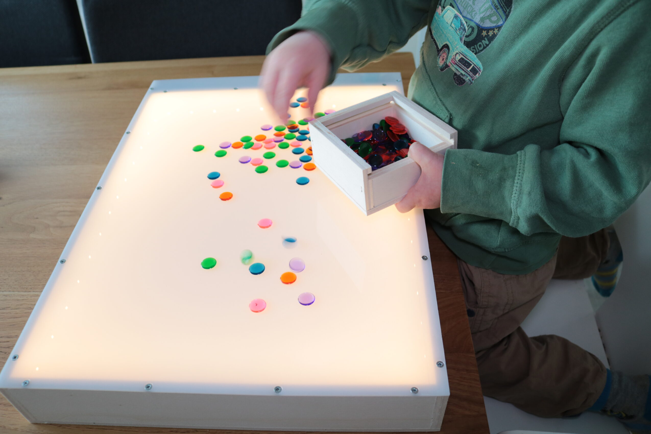 Spelend leren met de lichtbak - Juf Maike