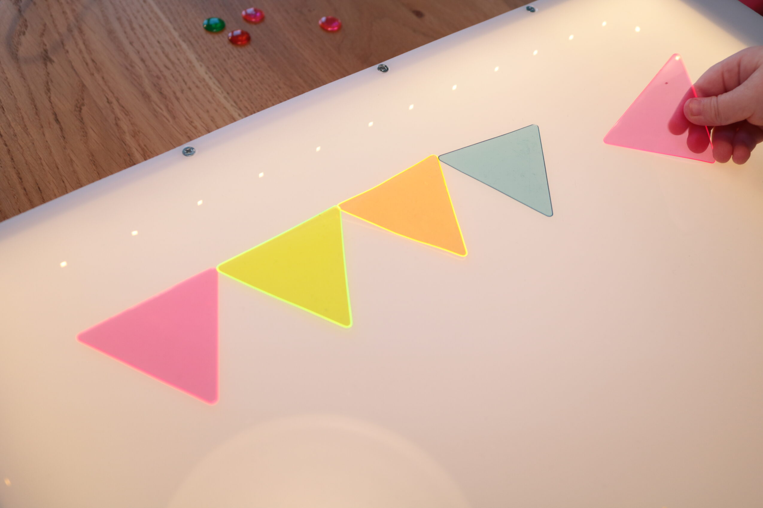 Spelend leren met de lichtbak - Juf Maike